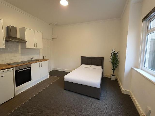 Studio to rent