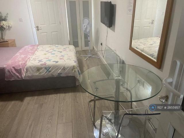 Studio to rent
