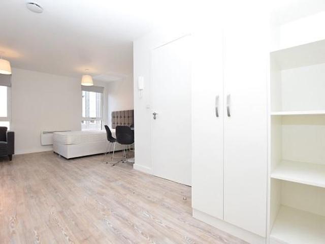 Studio to rent