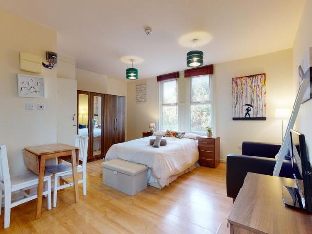 Studio to rent