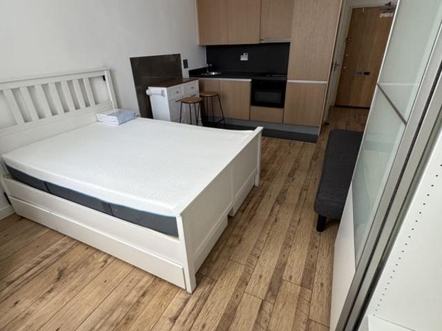 Studio to rent