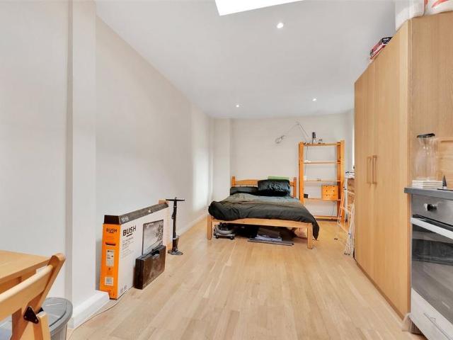Studio to rent