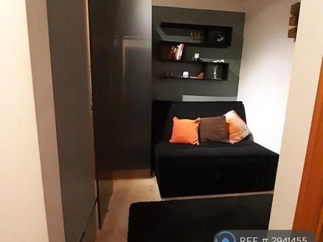 Studio to rent