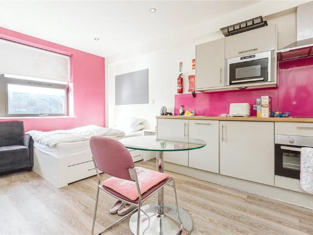 Studio to rent