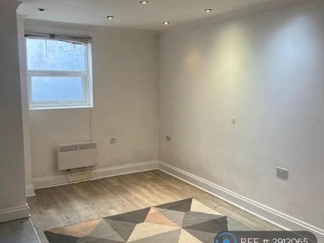Studio to rent