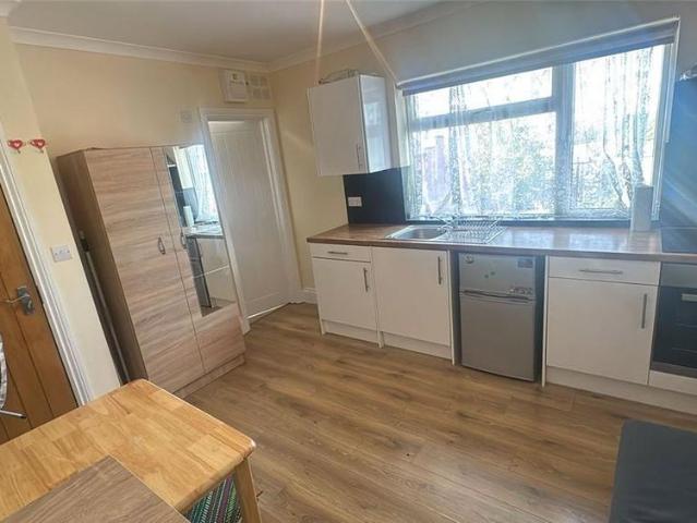 Studio to rent