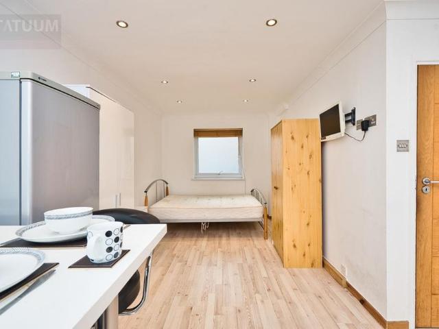Studio to rent