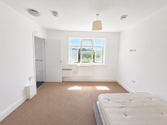 Studio to rent