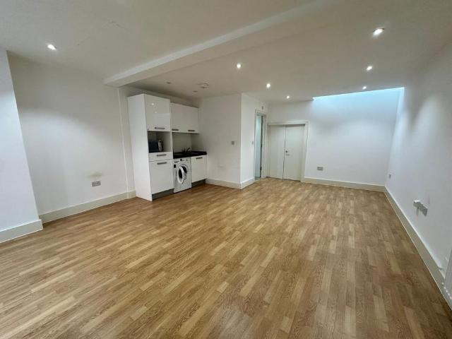 Studio to rent