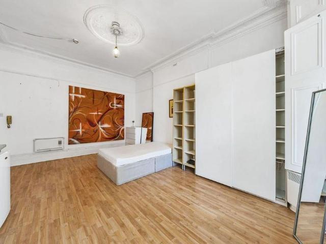 Studio to rent