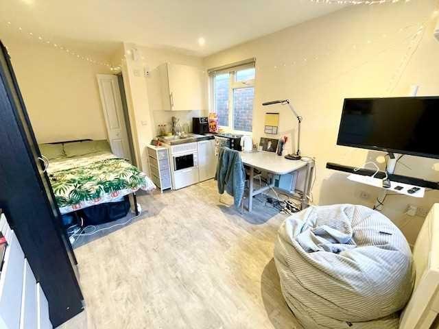 Studio to rent