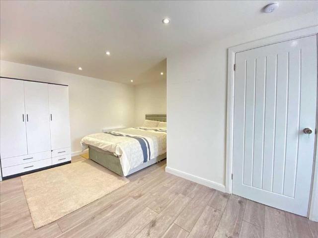 Studio to rent