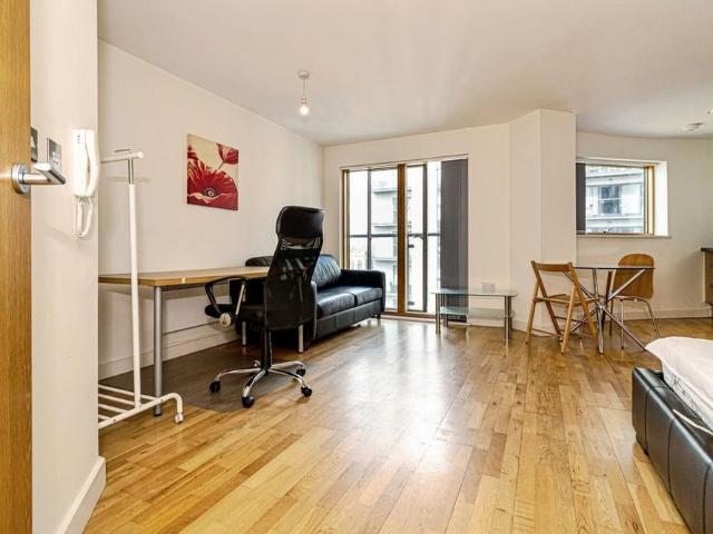 Studio to rent