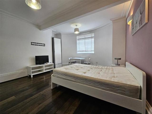 Studio to rent