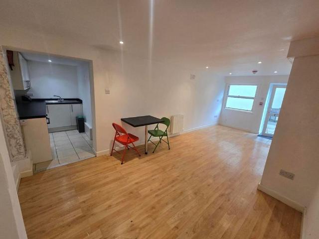 Studio to rent