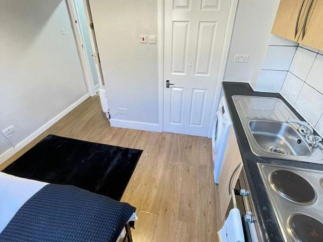 Studio to rent