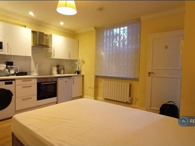 Studio to rent