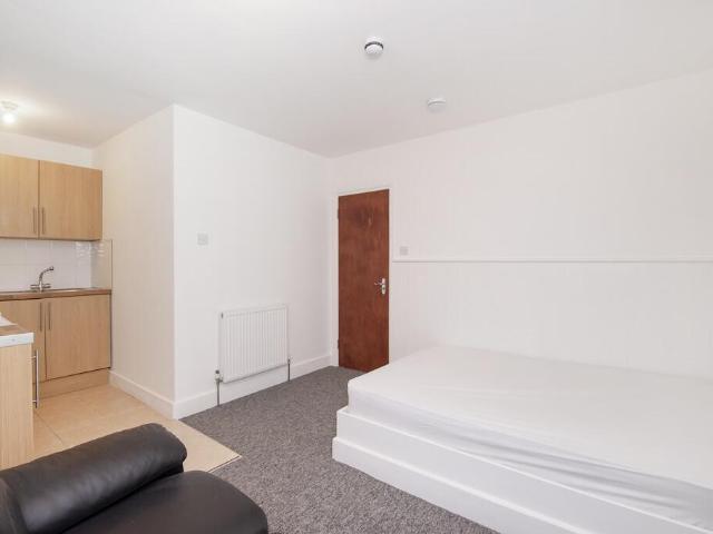 Studio to rent