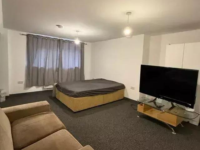 Studio to rent