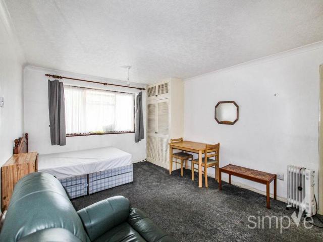 Studio to rent