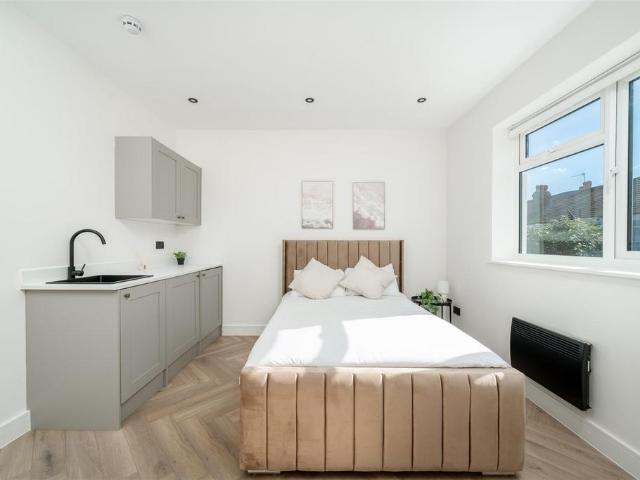 Studio to rent