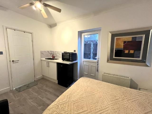 Studio to rent