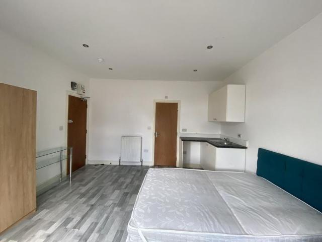 Studio to rent
