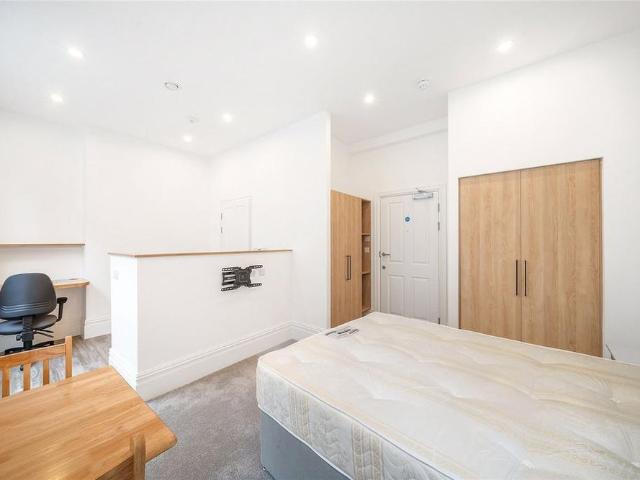 Studio to rent