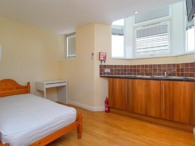 Studio to rent