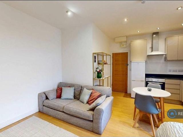 Studio to rent