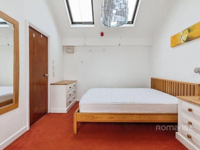 Studio to rent