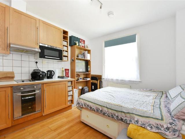 Studio to rent
