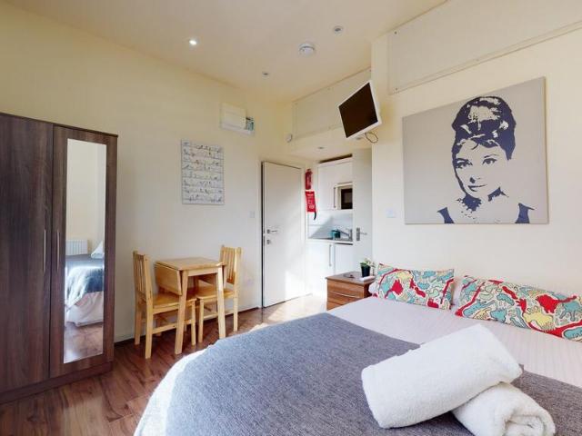 Studio to rent