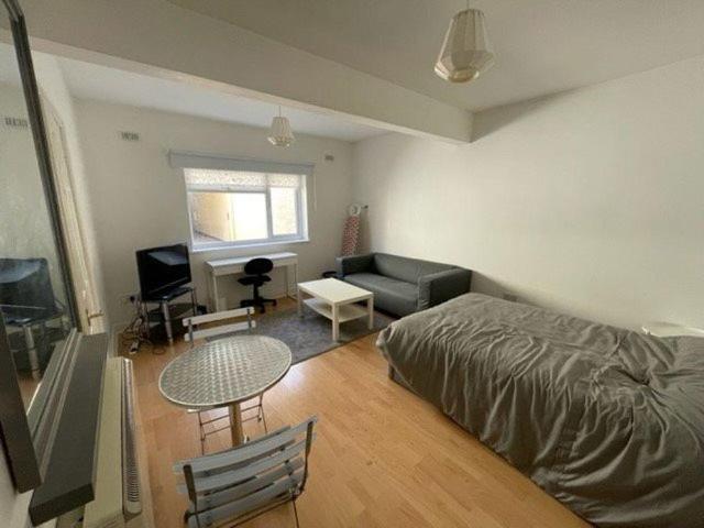 Studio to rent