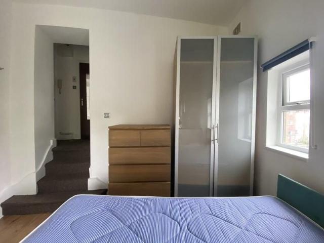 Studio to rent