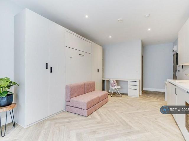 Studio to rent