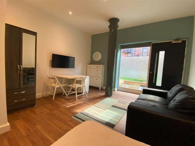 Studio to rent