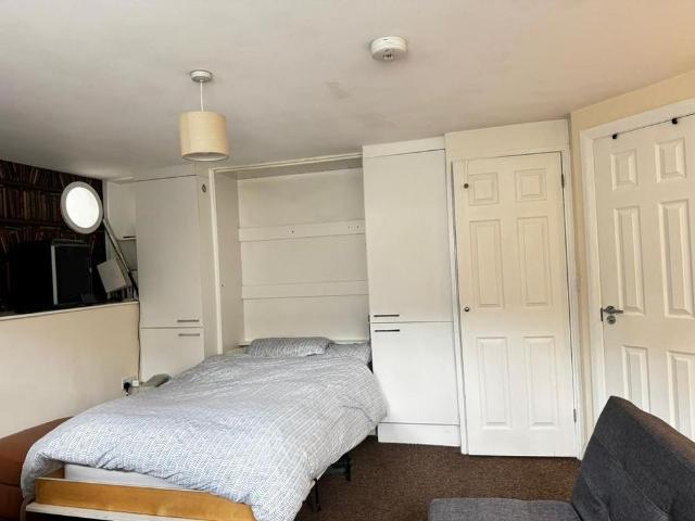 Studio to rent