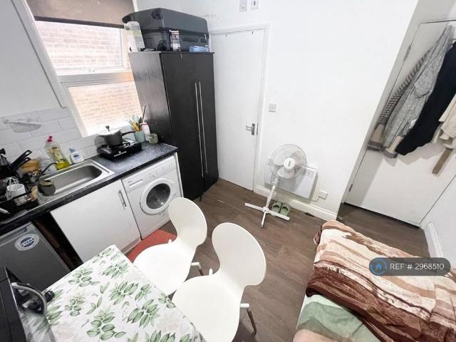 Studio to rent