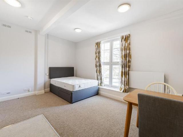 Studio to rent