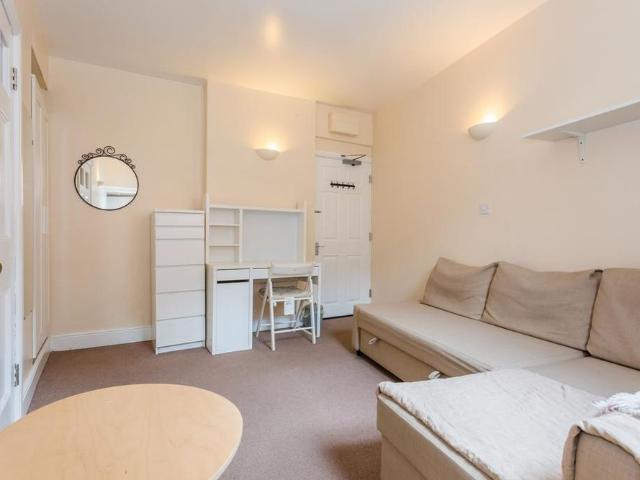 Studio to rent