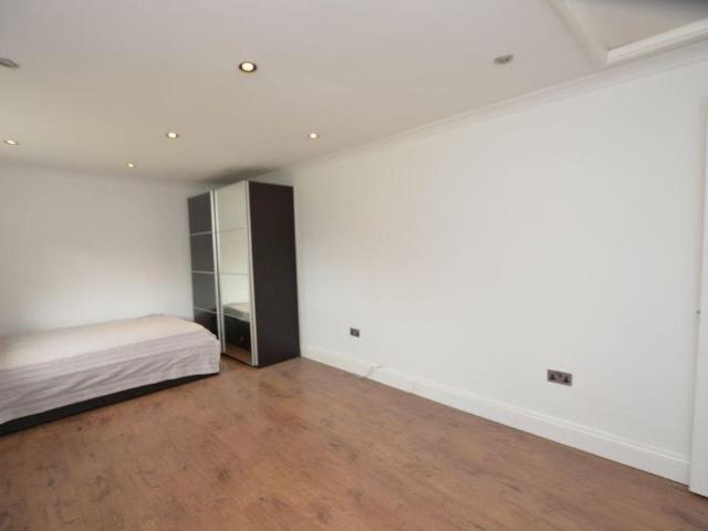 Studio to rent