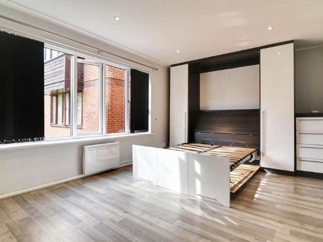 Studio to rent