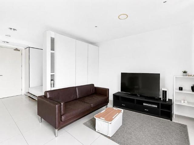 Studio to rent