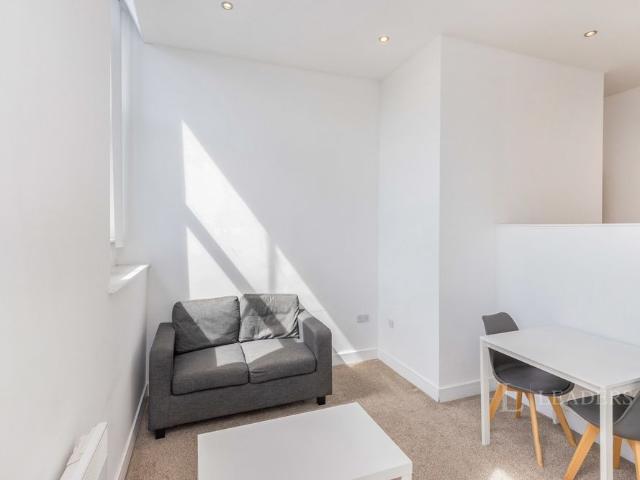 studio to rent Vicar Lane, Bradford, West Yorkshire, BD1