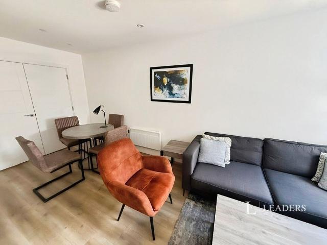 studio to rent Wood Street, East Grinstead, West Sussex, RH19