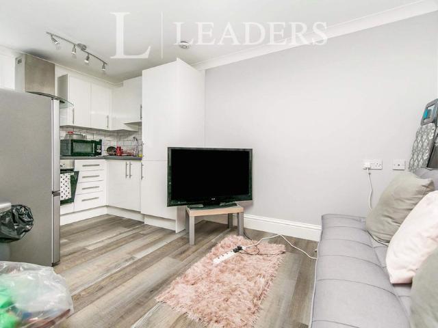 studio to rent Chinook, Highwoods, Colchester, CO4