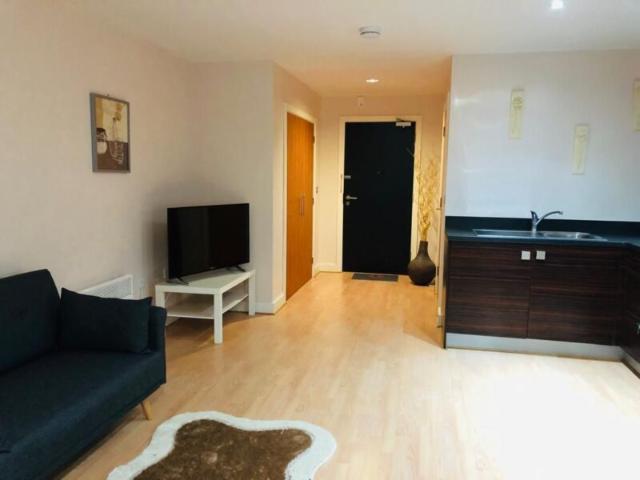 Studio to rent Grosvenor Street