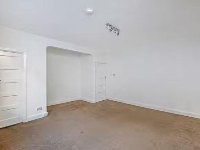 Studio to rent in Upper Woburn Place, London WC1H