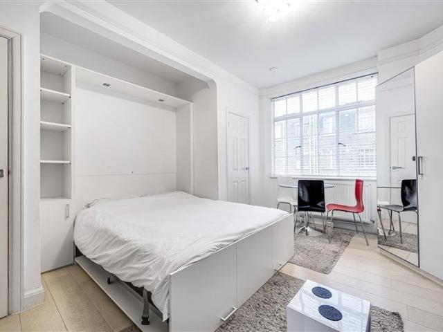studio to rent in Upper Woburn Place, London, WC1H